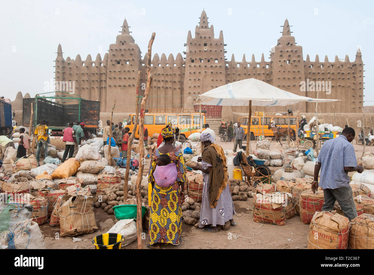 Gross markt hi-res stock photography and images - Alamy