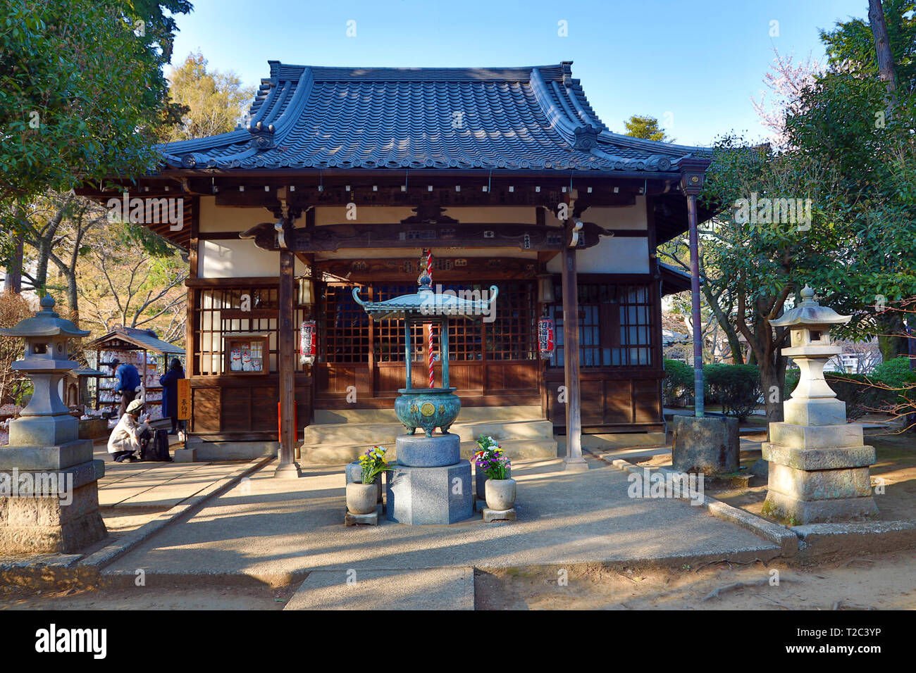 Maneki-Neko waving cat statues at the Gotokuji Temple in the Setagaya ...