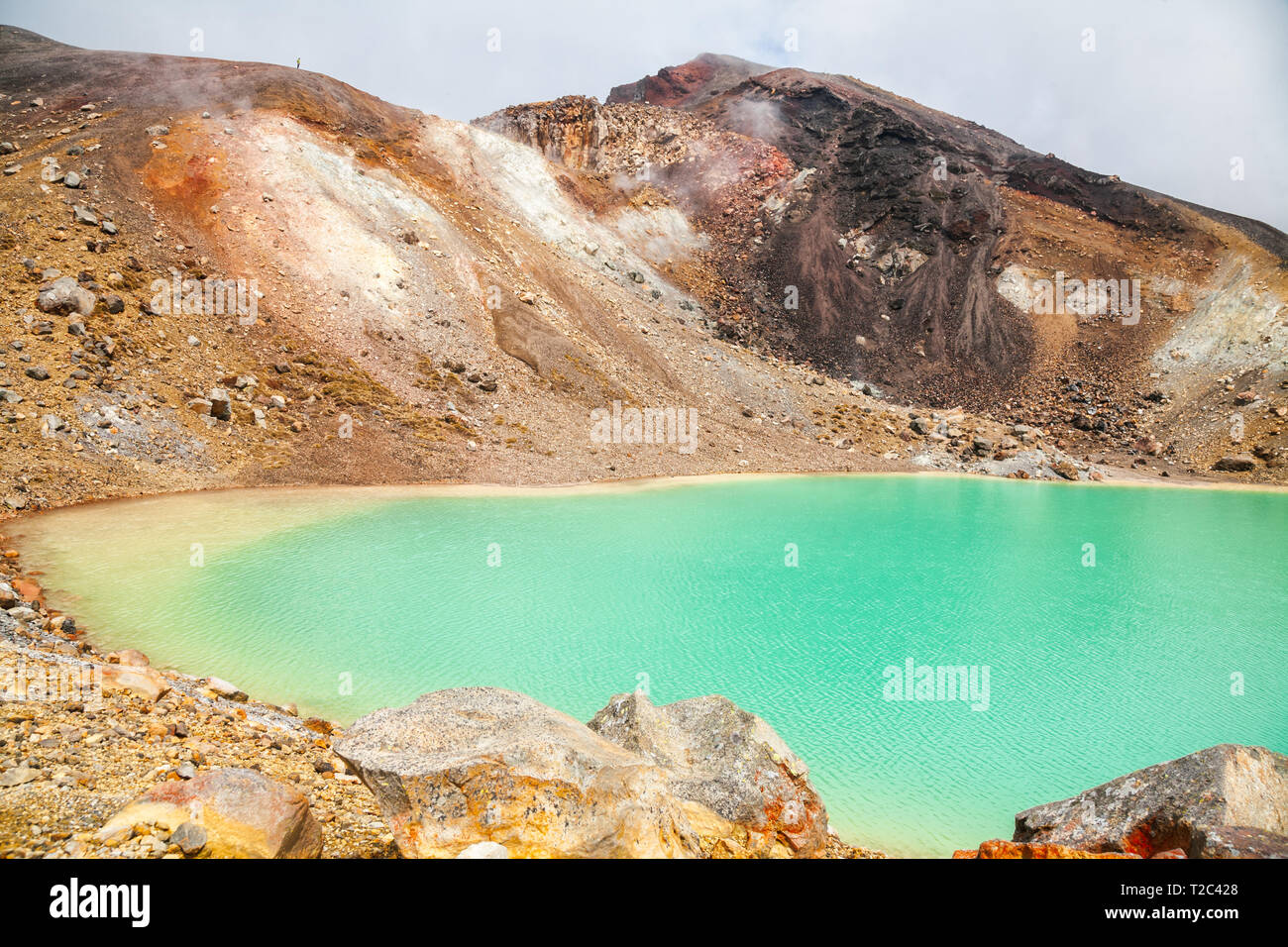 Emerald Lake at Tongariro Alpine Crossing tramping track, one of the ...