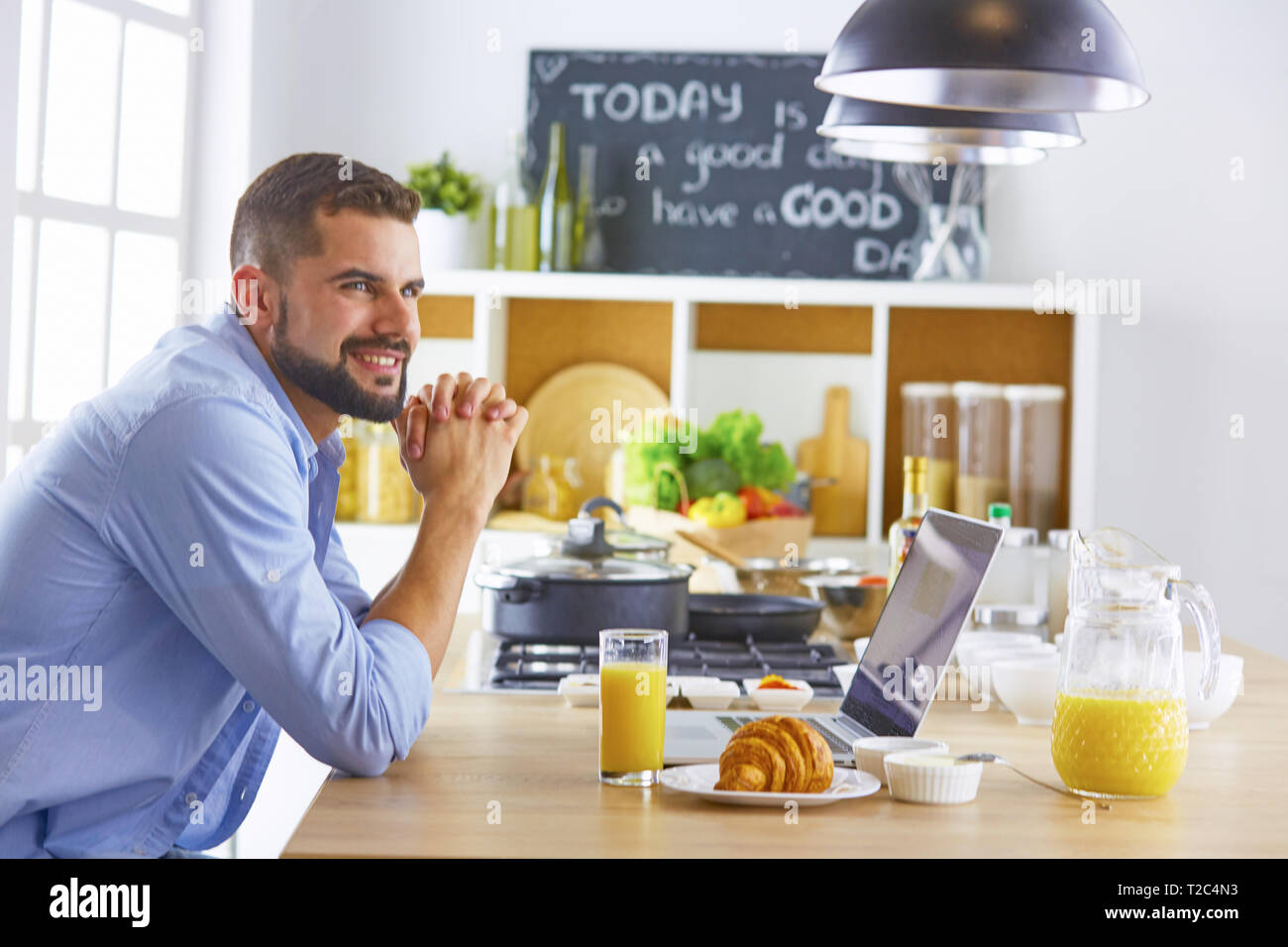 Office breakfasts hi-res stock photography and images - Alamy