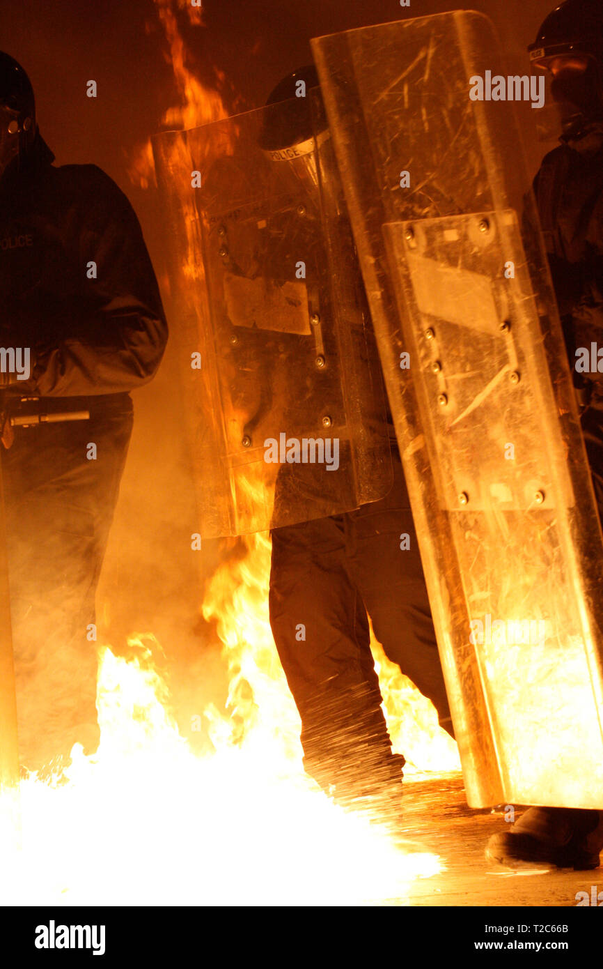 Police undergoing riot training Stock Photo - Alamy