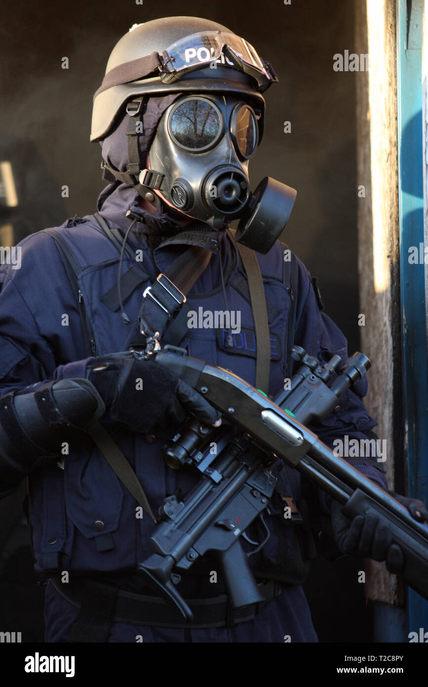 Police Firearms Training Stock Photos & Police Firearms Training Stock ...