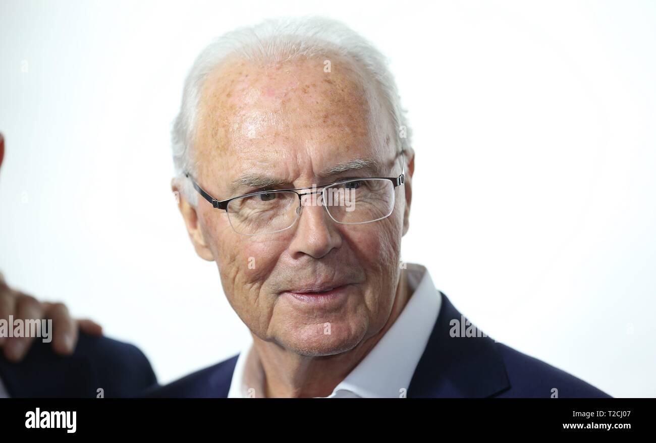 Eat, Deutschland. 01st Apr, 2019. firo Football: DFM German Football ...