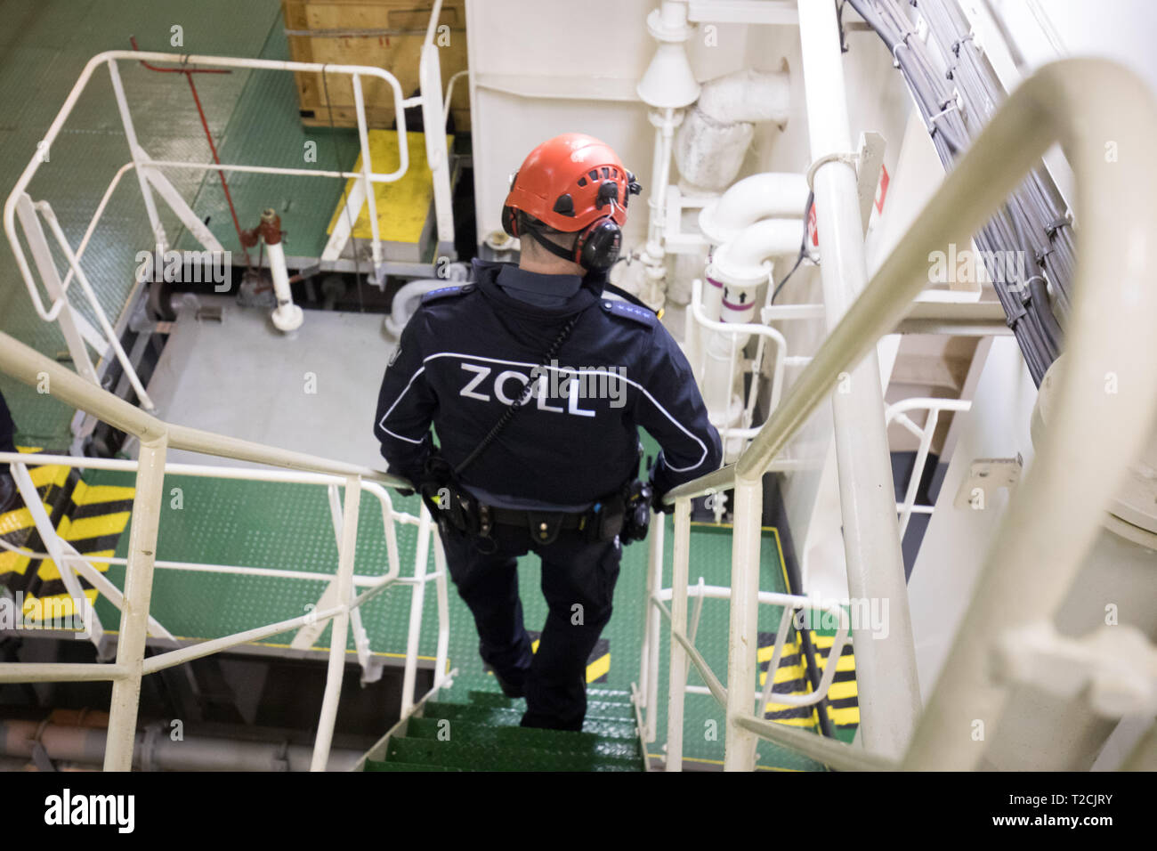 Container ship engine room hi-res stock photography and images - Alamy