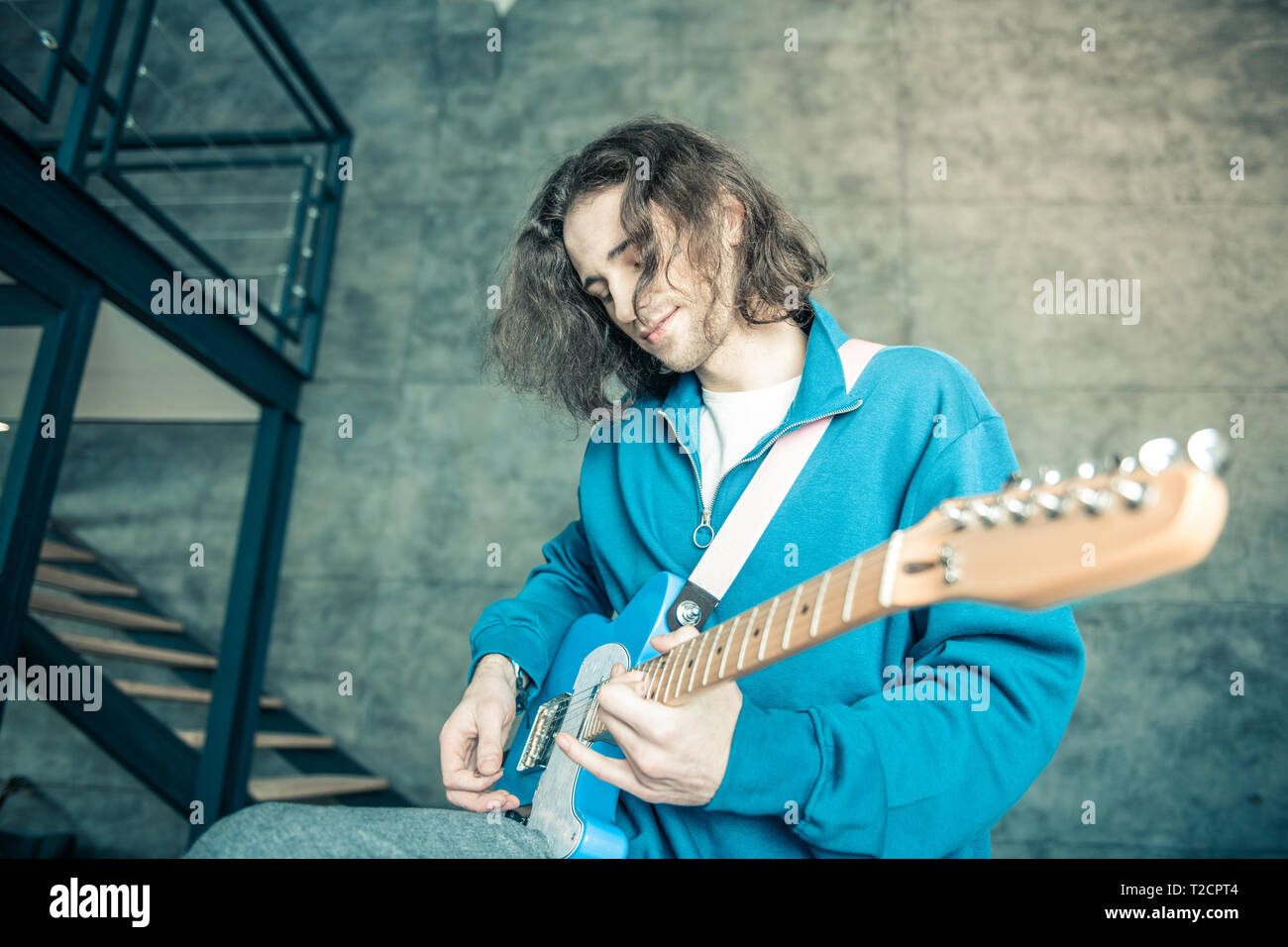 Grey haired musician hi-res stock photography and images - Alamy