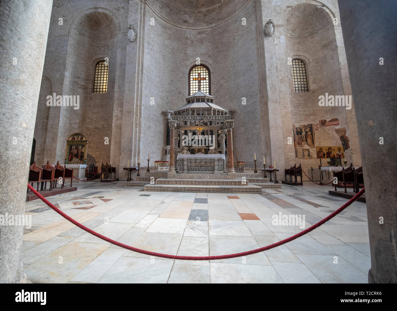 Bari, Puglia, Italy - interior of The Pontifical Basilica di San Nicola ...