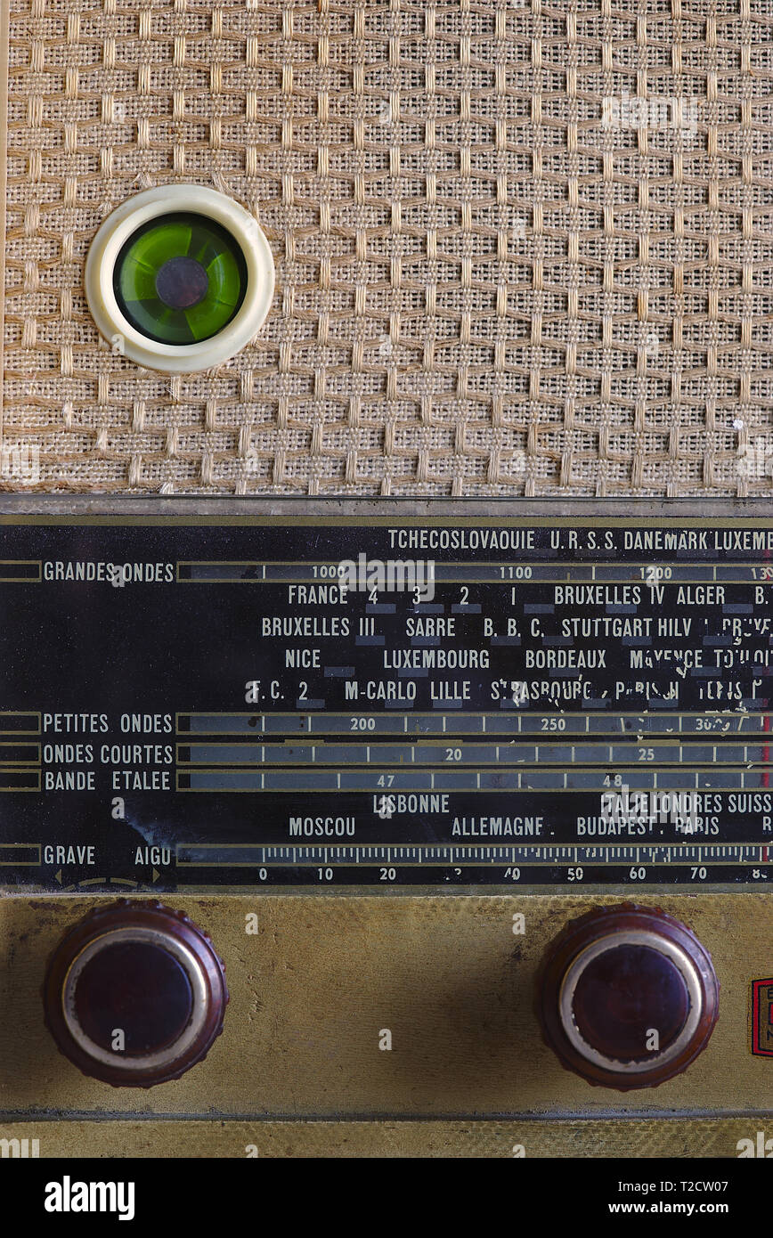 Vintage radio set hi-res stock photography and images - Alamy