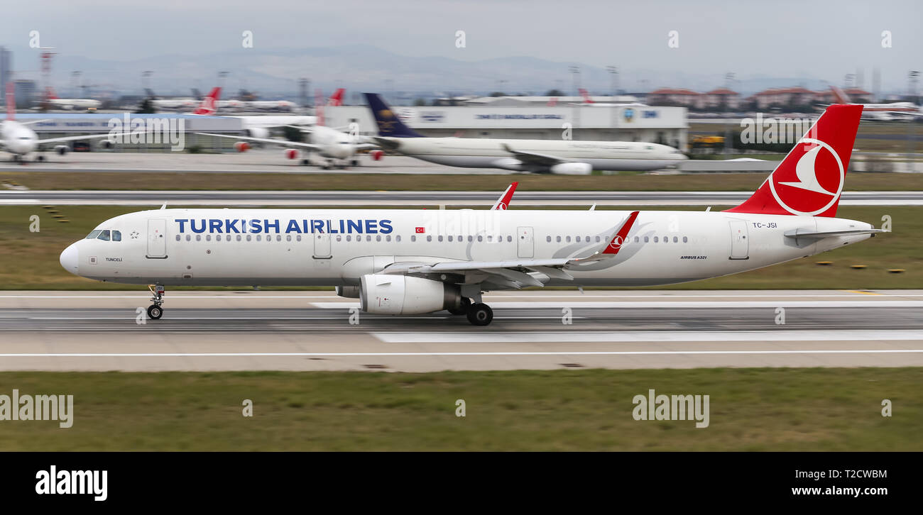 ISTANBUL, TURKEY - SEPTEMBER 30, 2018: Turkish Airlines Airbus A321-231 ...