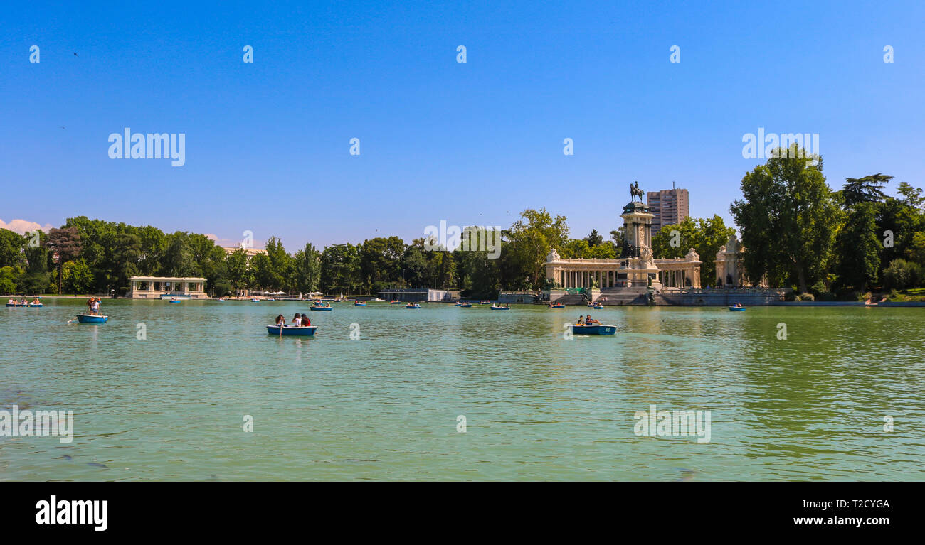 Estanque grande de el retiro hi-res stock photography and images - Alamy