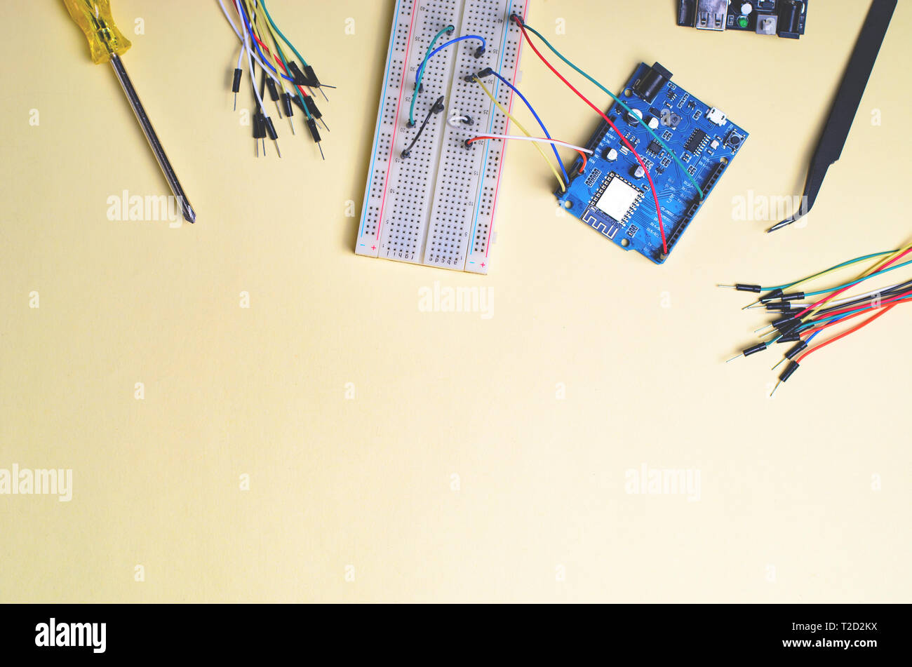 Microcontroller projects hi-res stock photography and images - Alamy