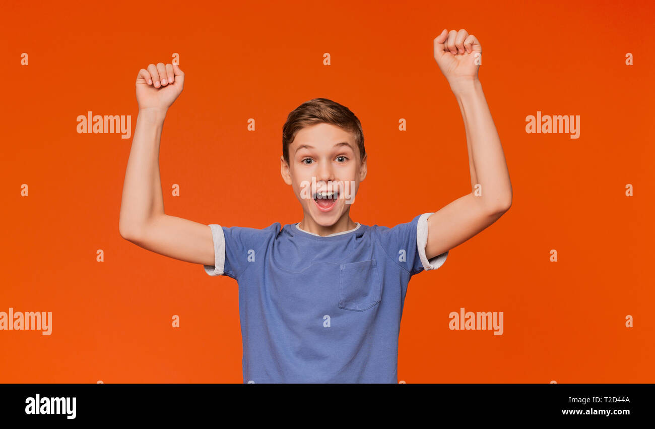 Cheering shouting hi-res stock photography and images - Alamy