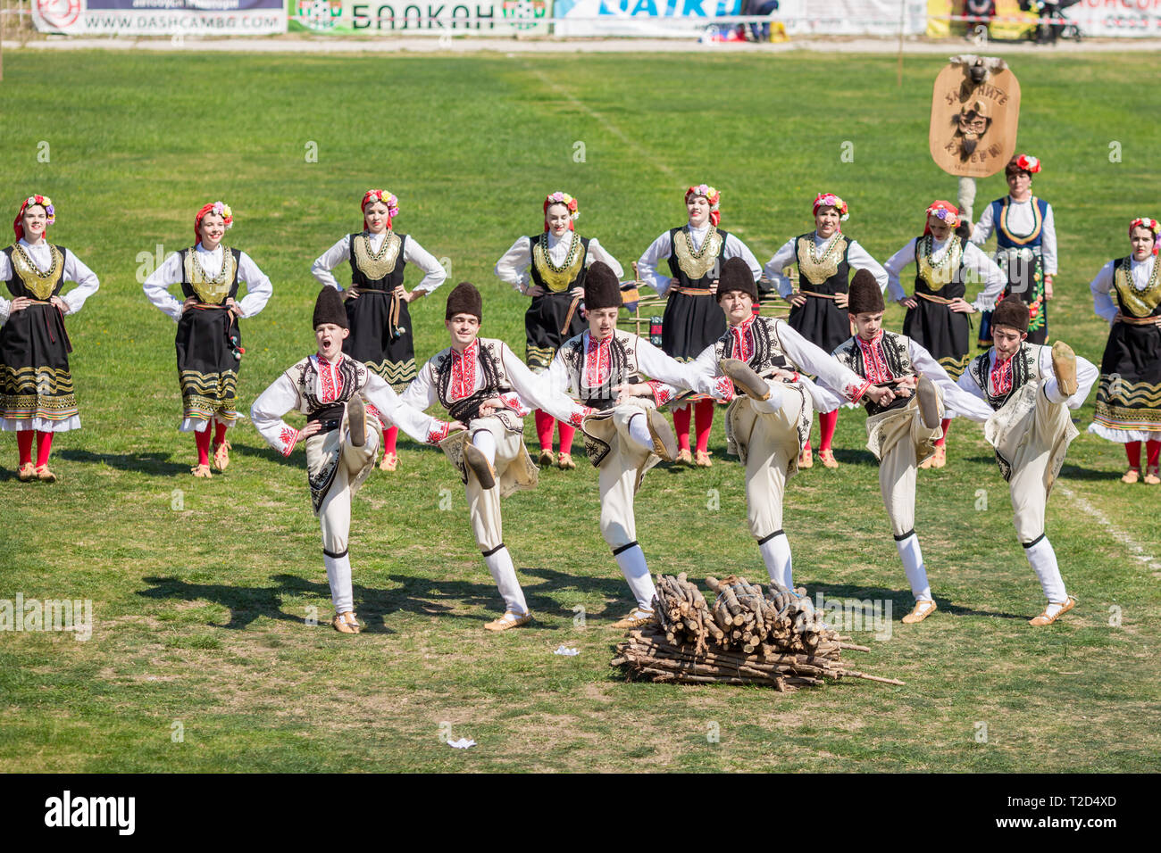 Bulgarian people ethnic tradition hi-res stock photography and images ...