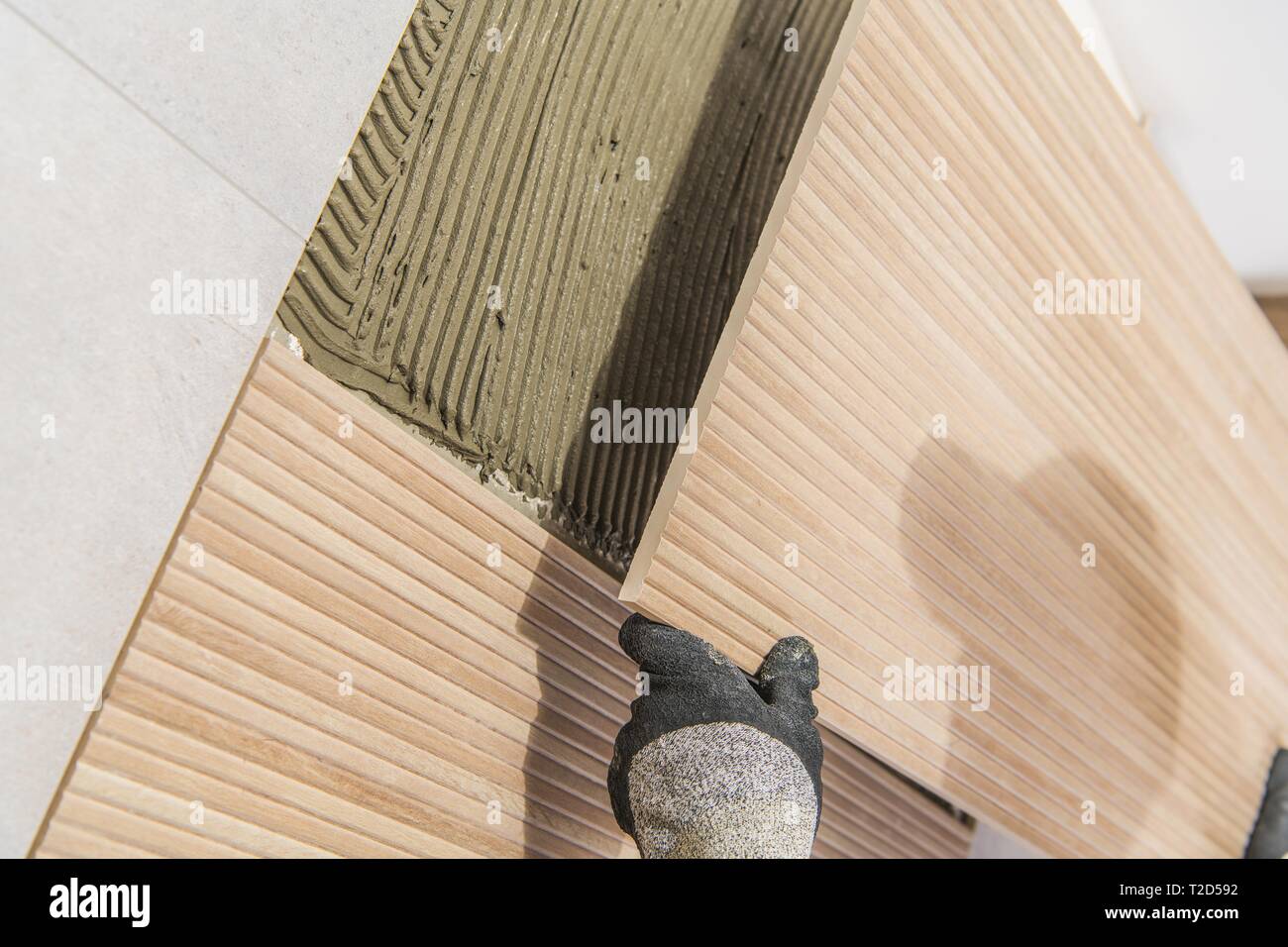 Modern Ceramic Tiles Installation Technology. Bathroom Remodeling ...