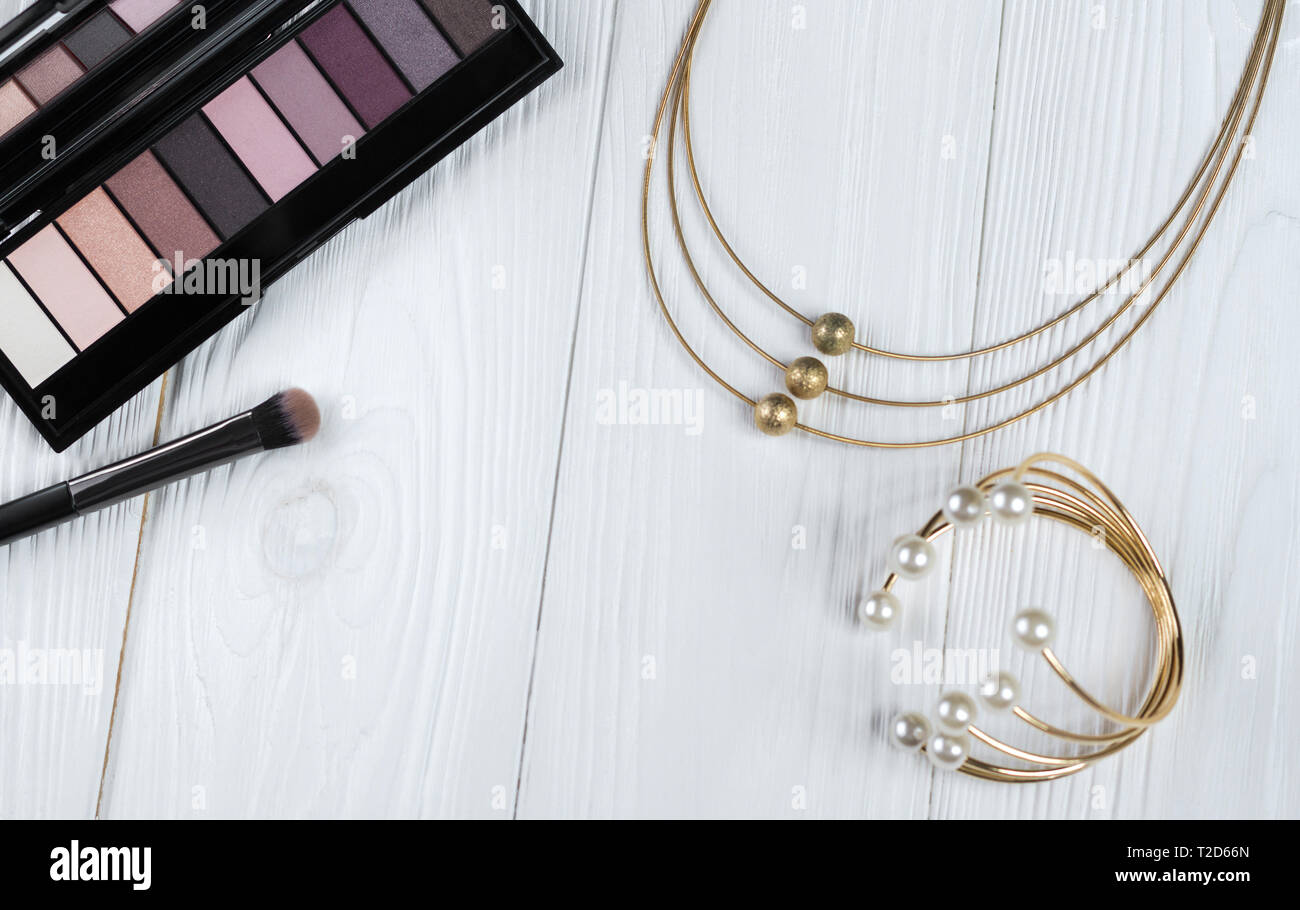 Girls accessories hi-res stock photography and images - Alamy