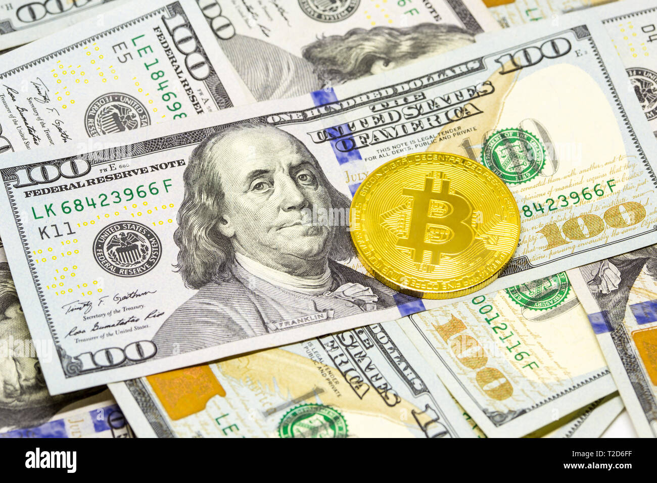 Hundred dollar bill displayed hi-res stock photography and images - Alamy