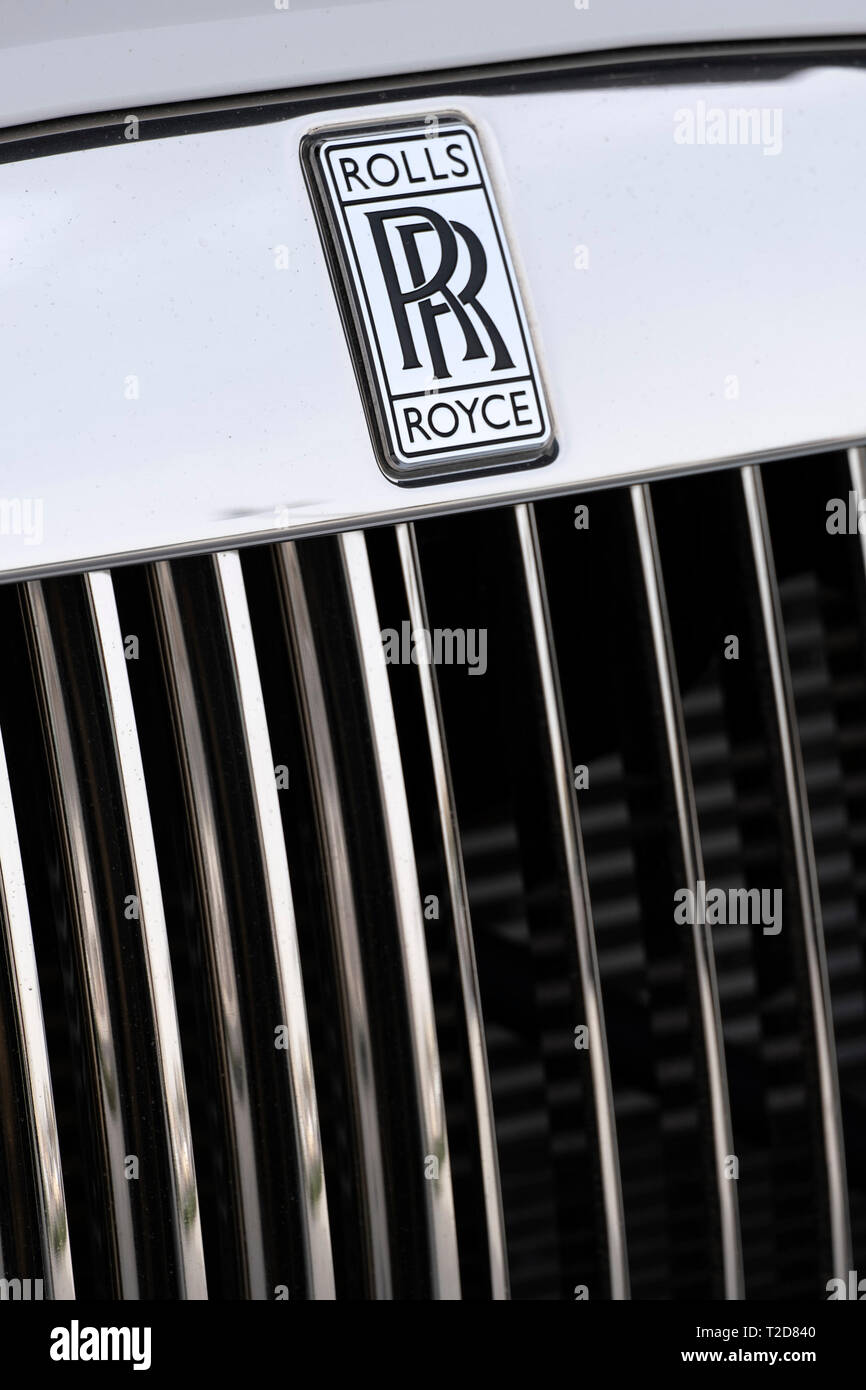 Rolls royce car logo hi-res stock photography and images - Alamy