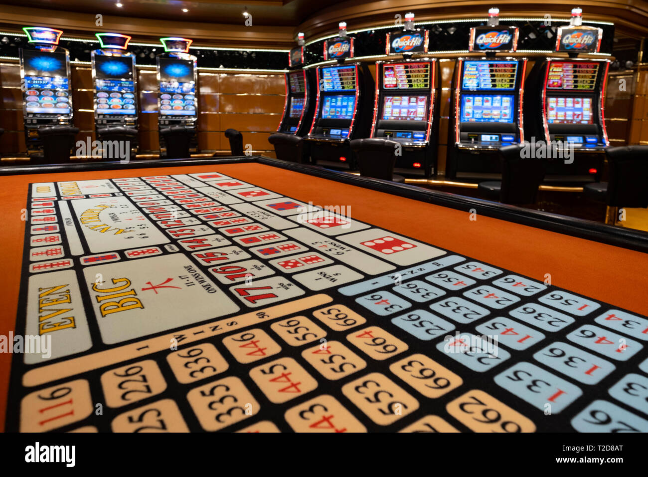 Empty slot machines hi-res stock photography and images - Alamy
