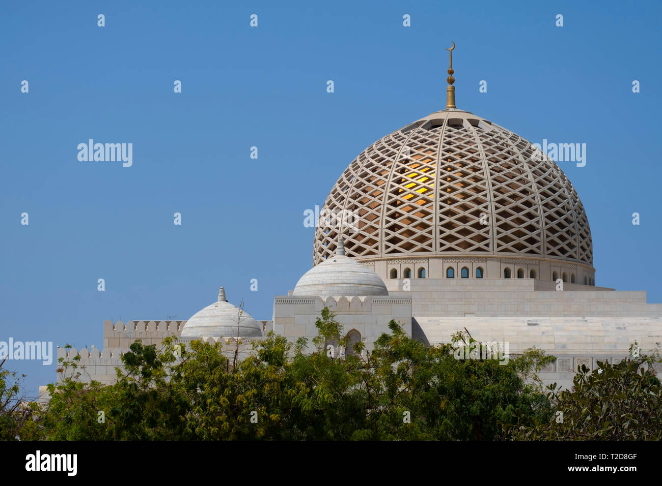 Muscat oman grand mosque hi-res stock photography and images - Alamy