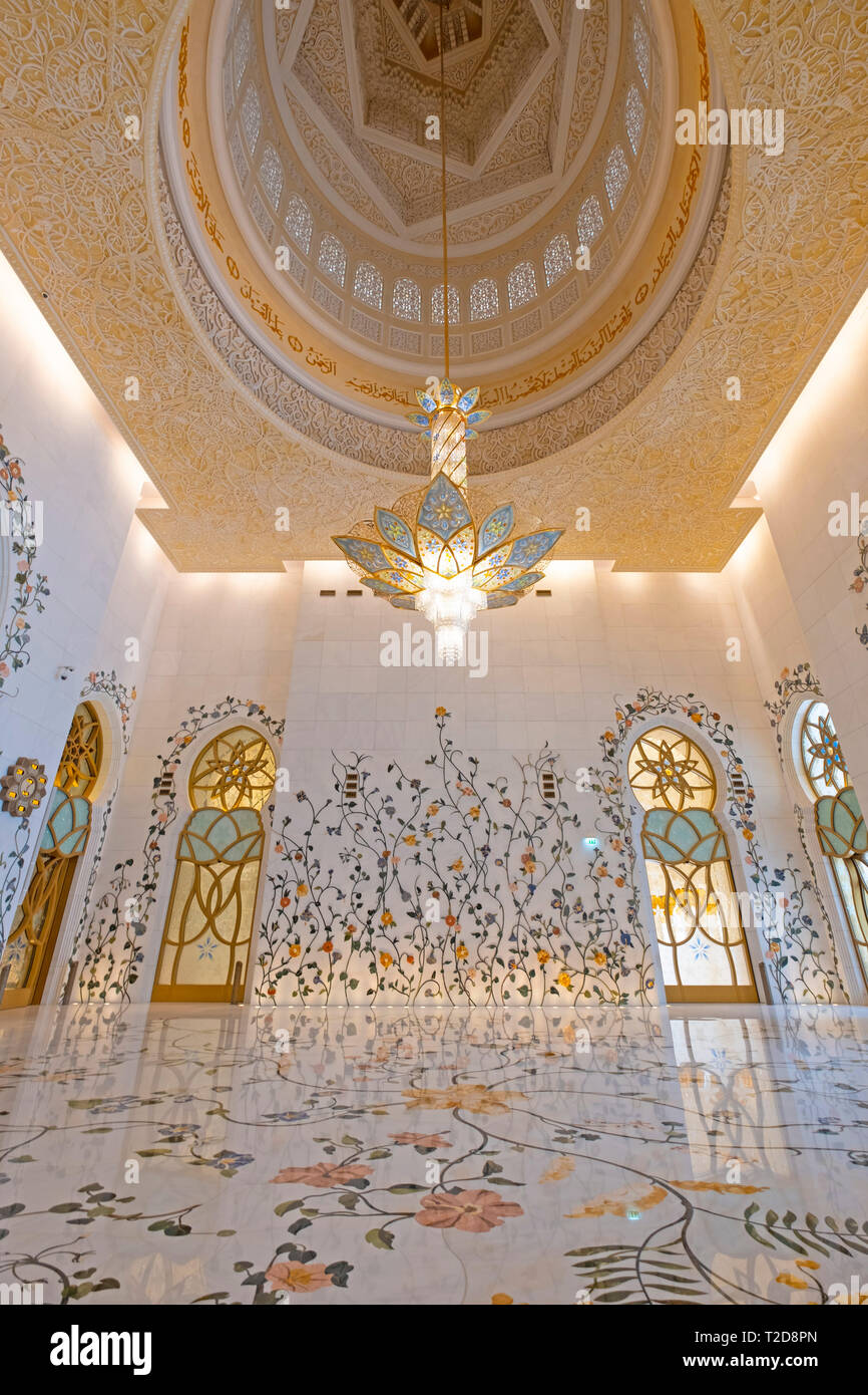 Mosque prayer hall praying hi-res stock photography and images - Alamy