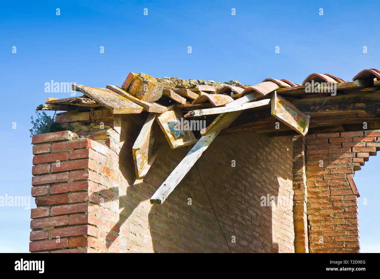 Detail of a destroyed roof viewed from above Stock Photo - Alamy