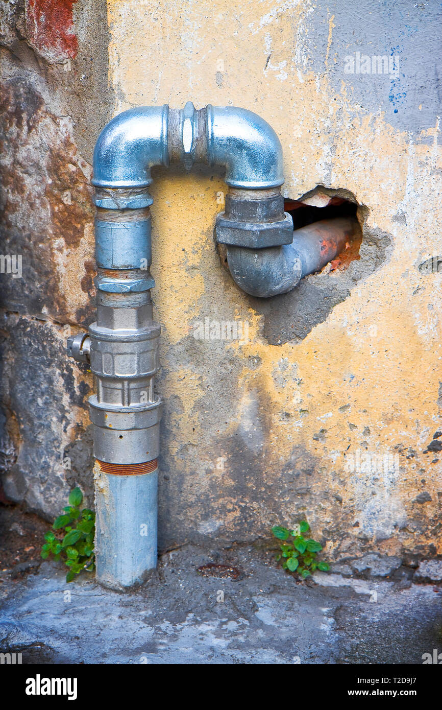 Gas pipeline italy hi-res stock photography and images - Alamy