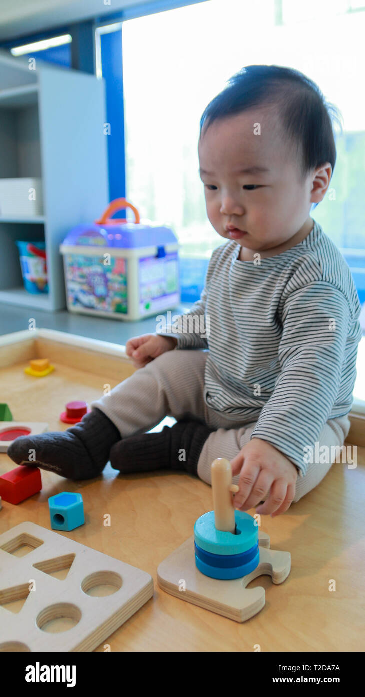 Aisan child hi-res stock photography and images - Alamy