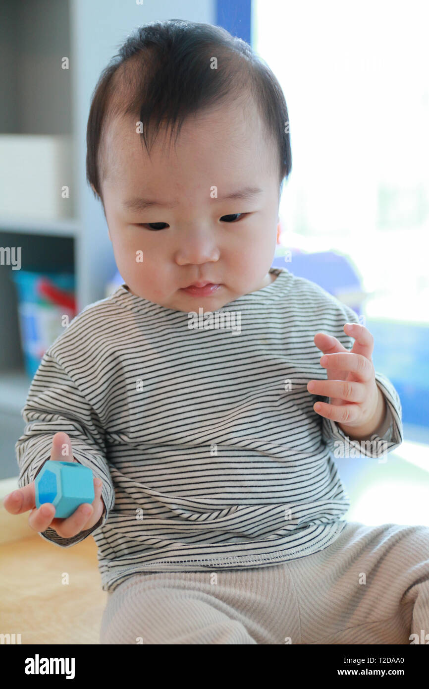 Aisan child hi-res stock photography and images - Alamy