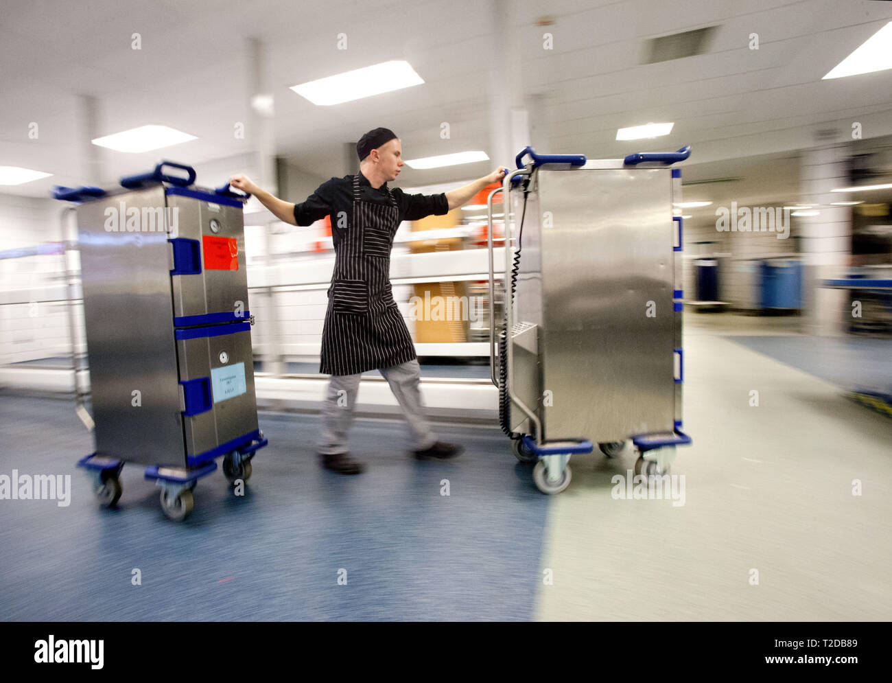 Food carts hi-res stock photography and images - Alamy