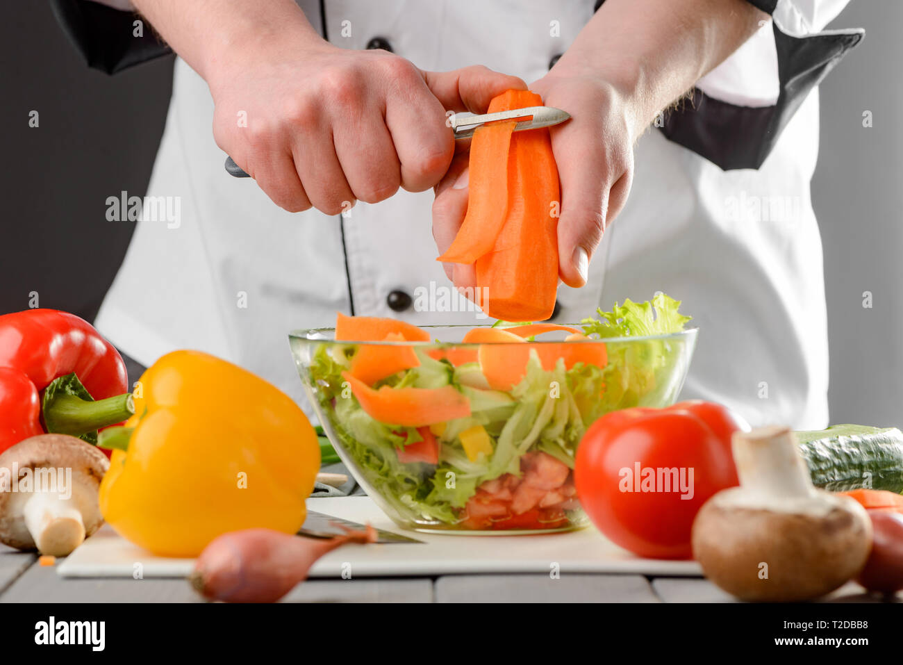 Peeling a bell pepper hi-res stock photography and images - Alamy