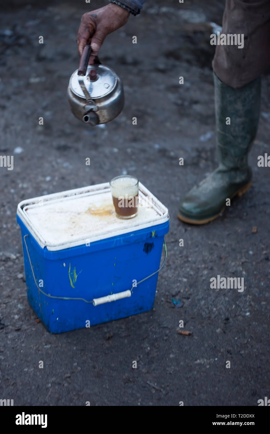 Moroccan kettle with tea Stock Photo - Alamy