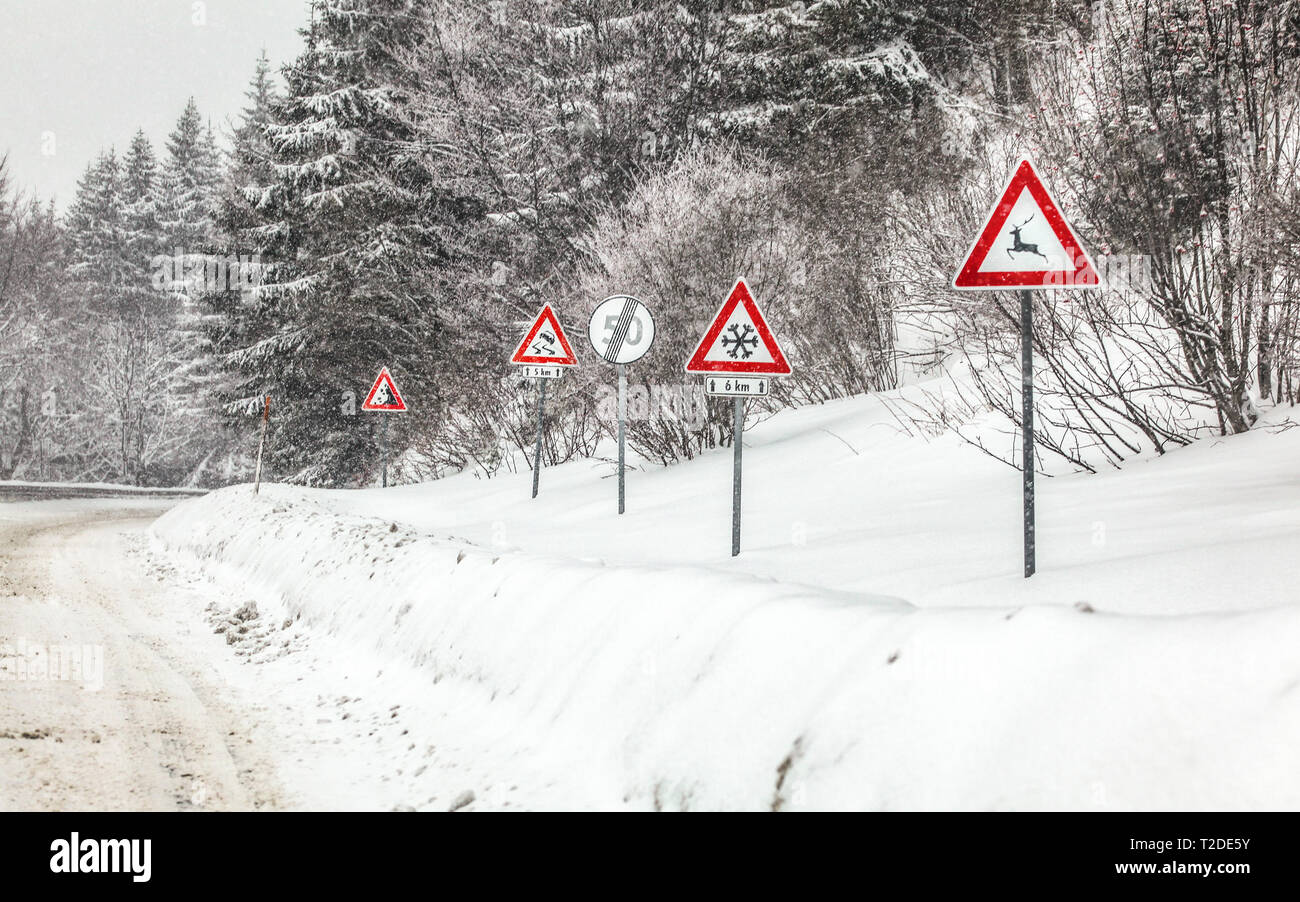 Caution falling ice sign hi-res stock photography and images - Alamy
