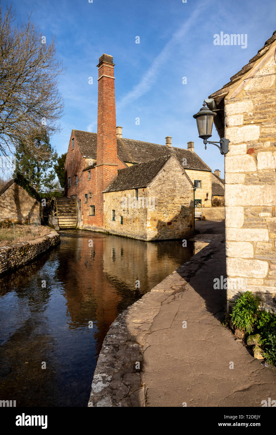 Blue stone ford hi-res stock photography and images - Alamy