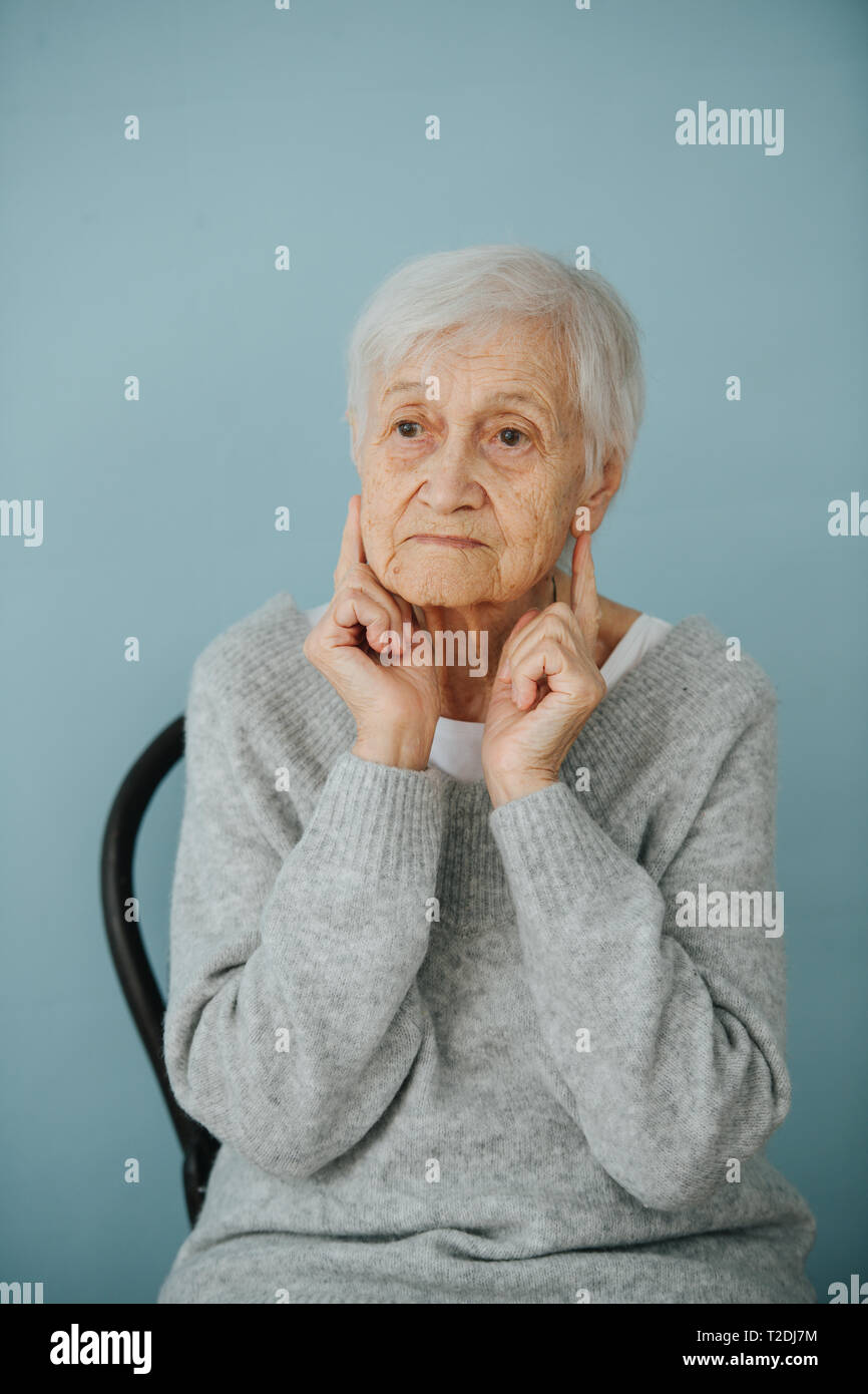 White haired old lady hi-res stock photography and images - Alamy