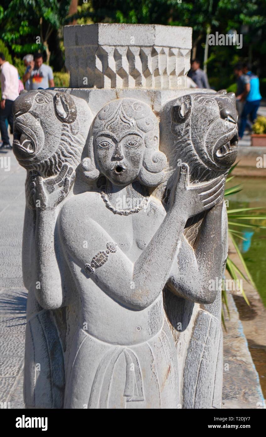 Kakh-e Chehel Sotun palace, Esfahan, Iran Stock Photo - Alamy