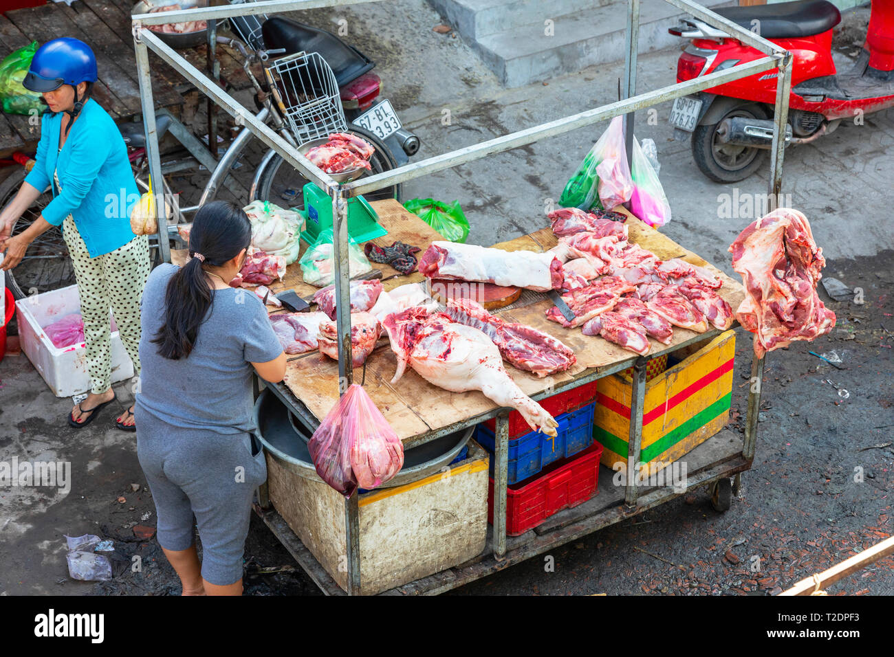 Vietnamese butcher hi-res stock photography and images - Alamy