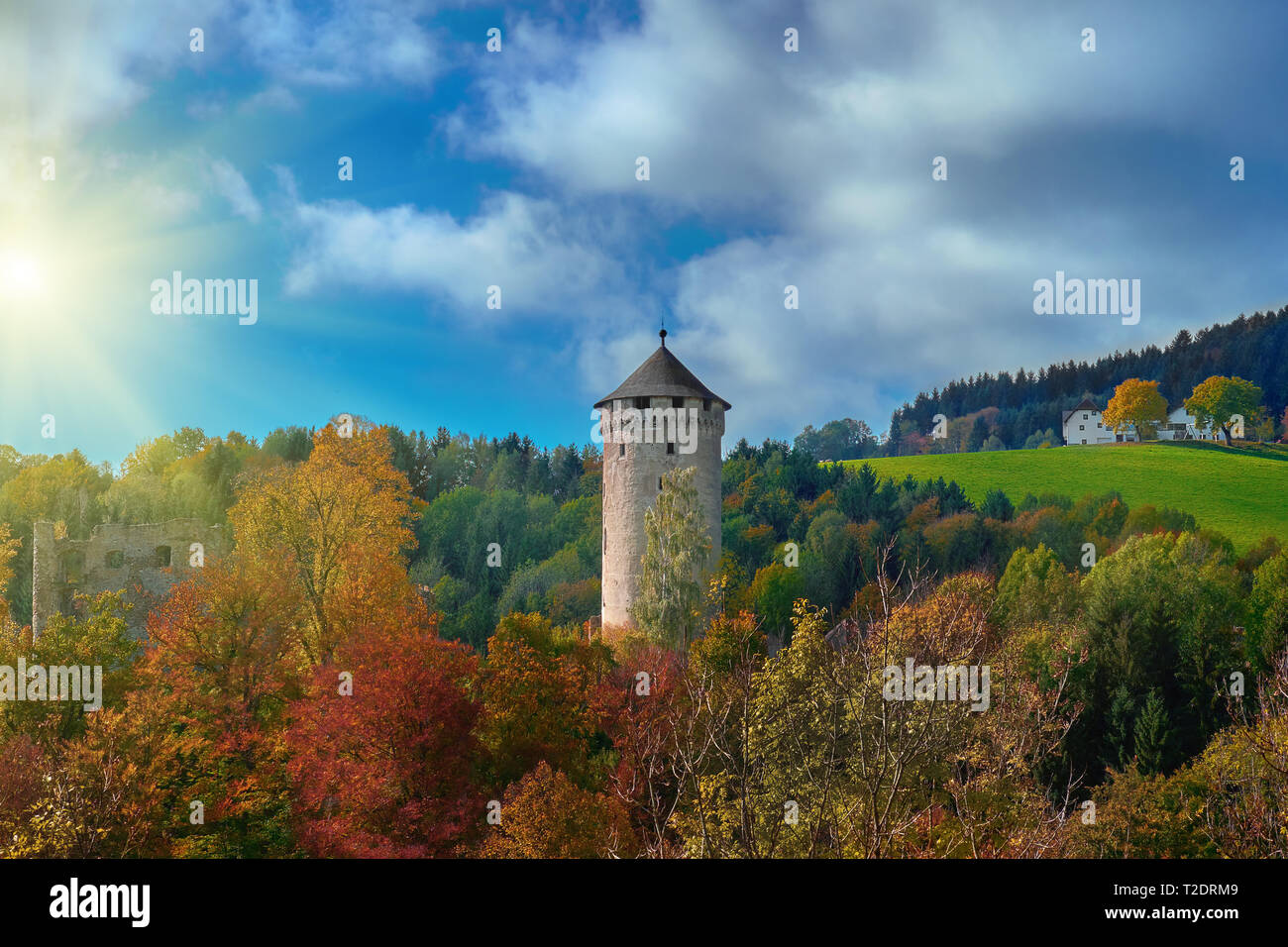 Medieval castle tower hi-res stock photography and images - Alamy