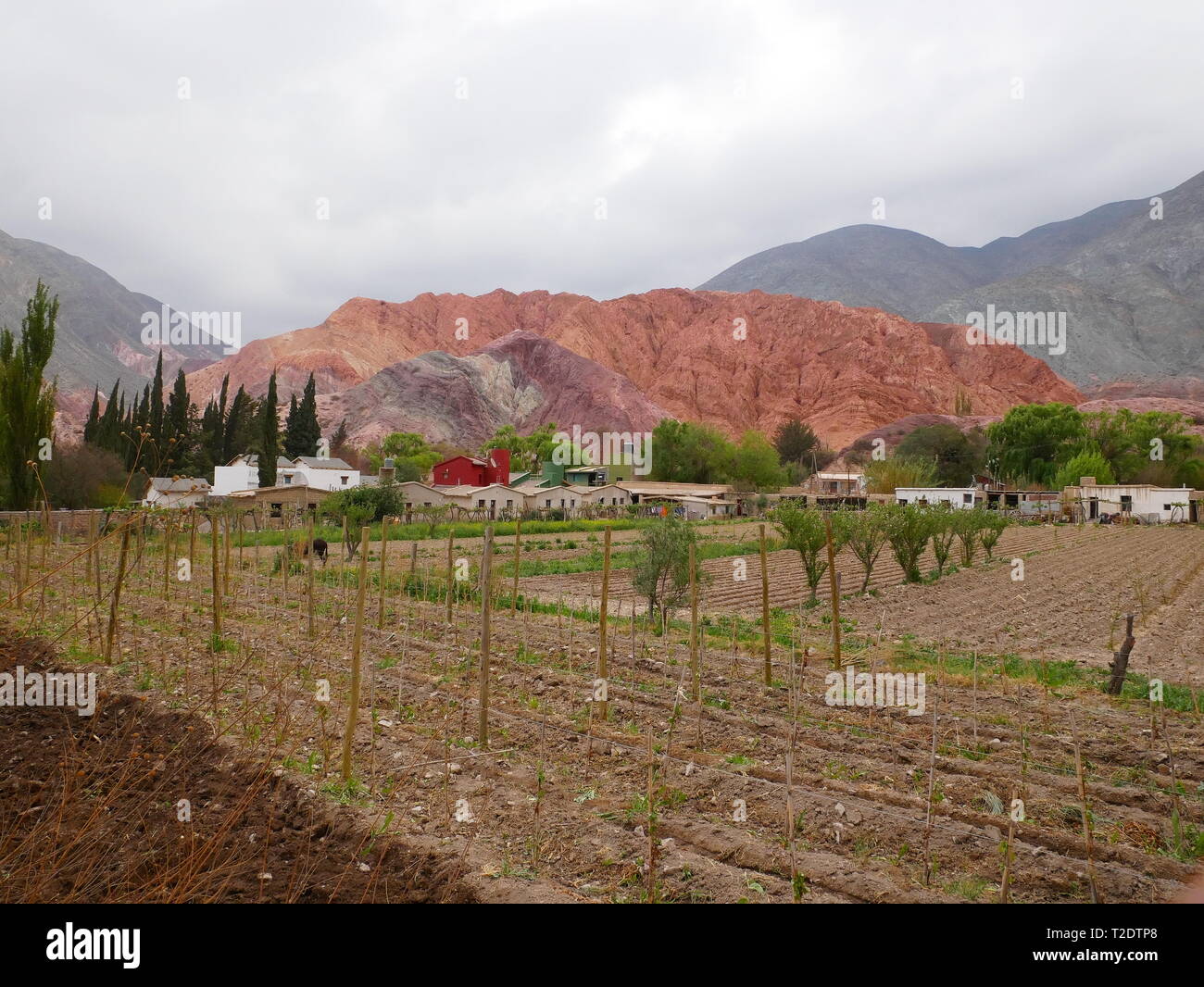 The Seven Colours Hill ( Cerro de los siete colores) at Purmamarca ...
