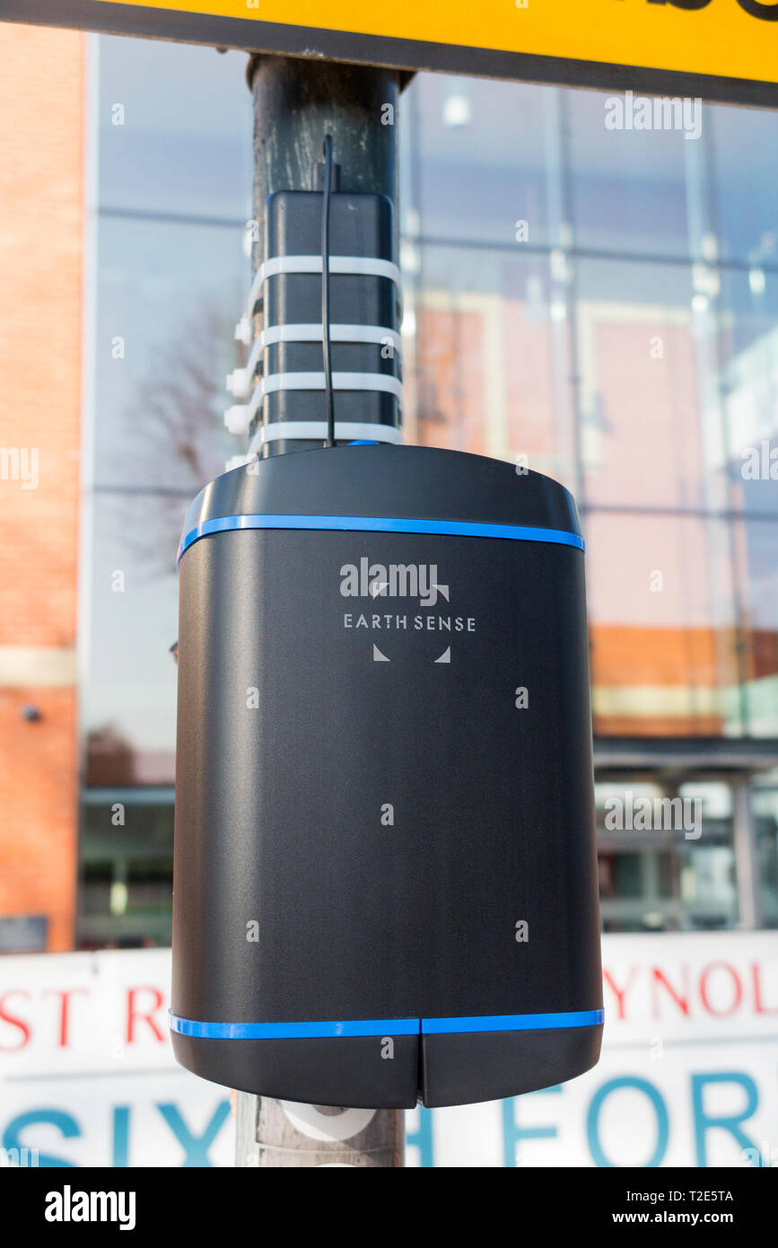 Air pollution monitoring equipment hi-res stock photography and images ...