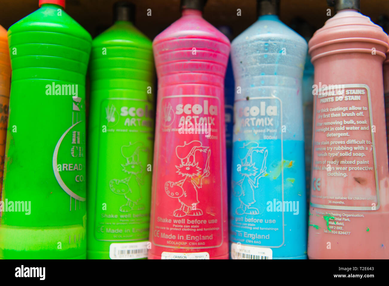 Poster paint hi-res stock photography and images - Alamy