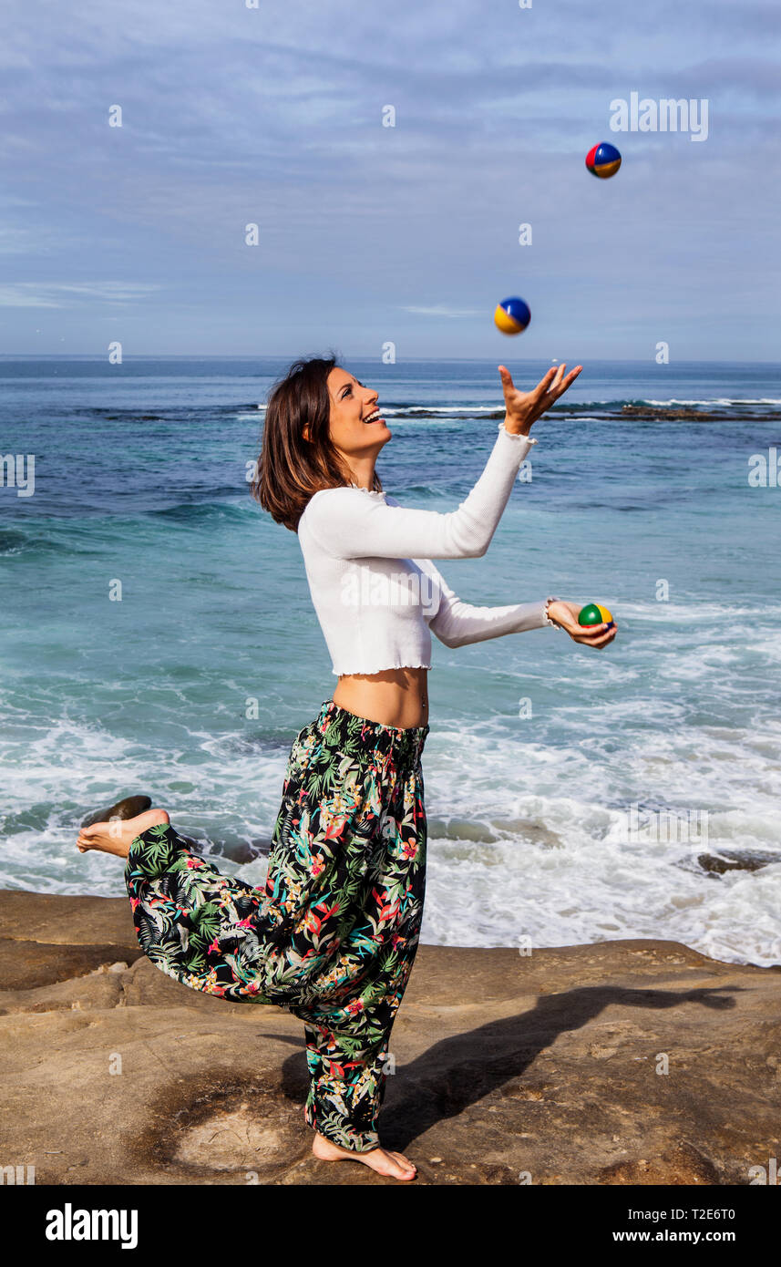 Woman juggling hi-res stock photography and images - Alamy