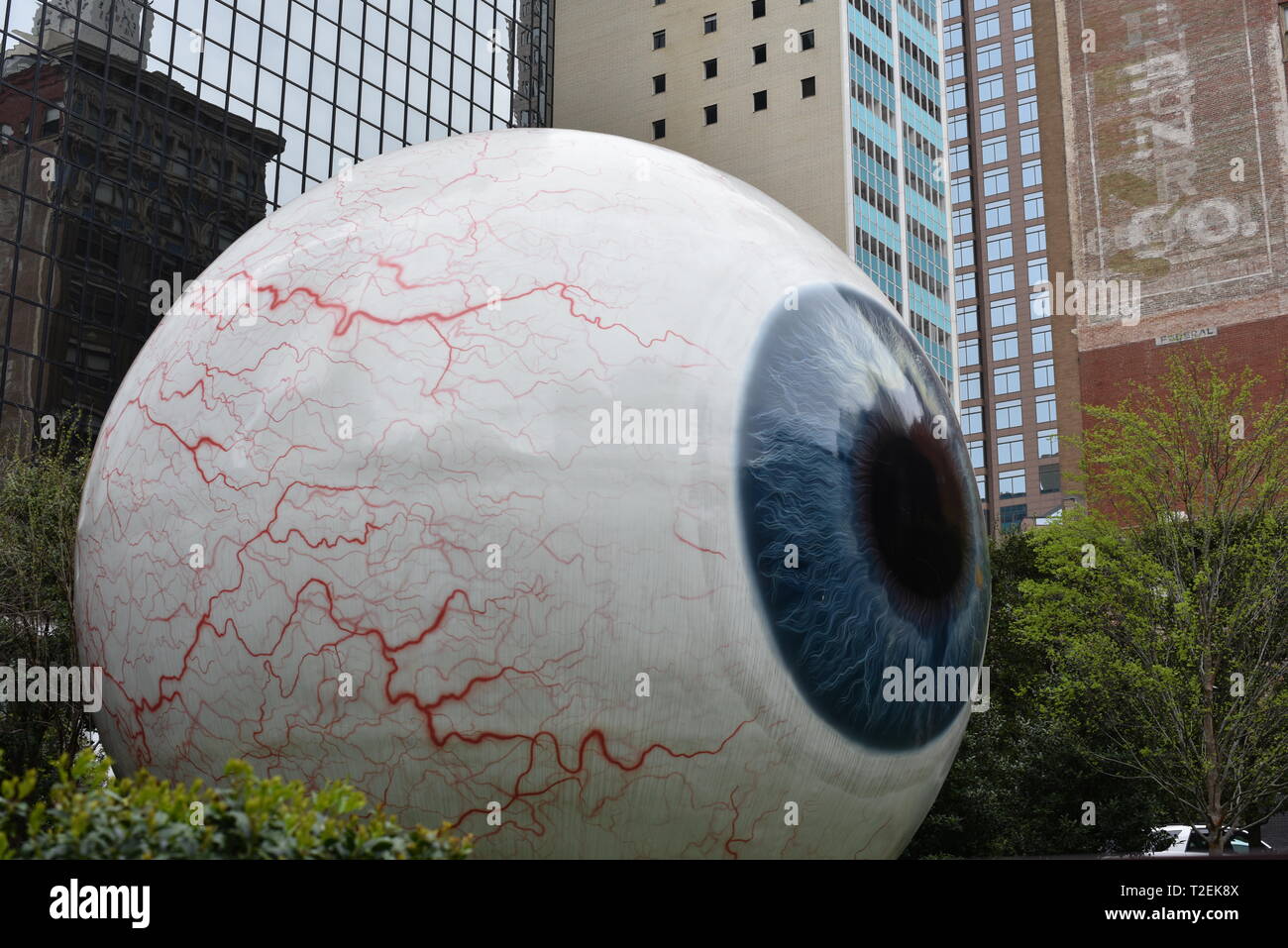 Giant eyeball sculpture hi-res stock photography and images - Alamy