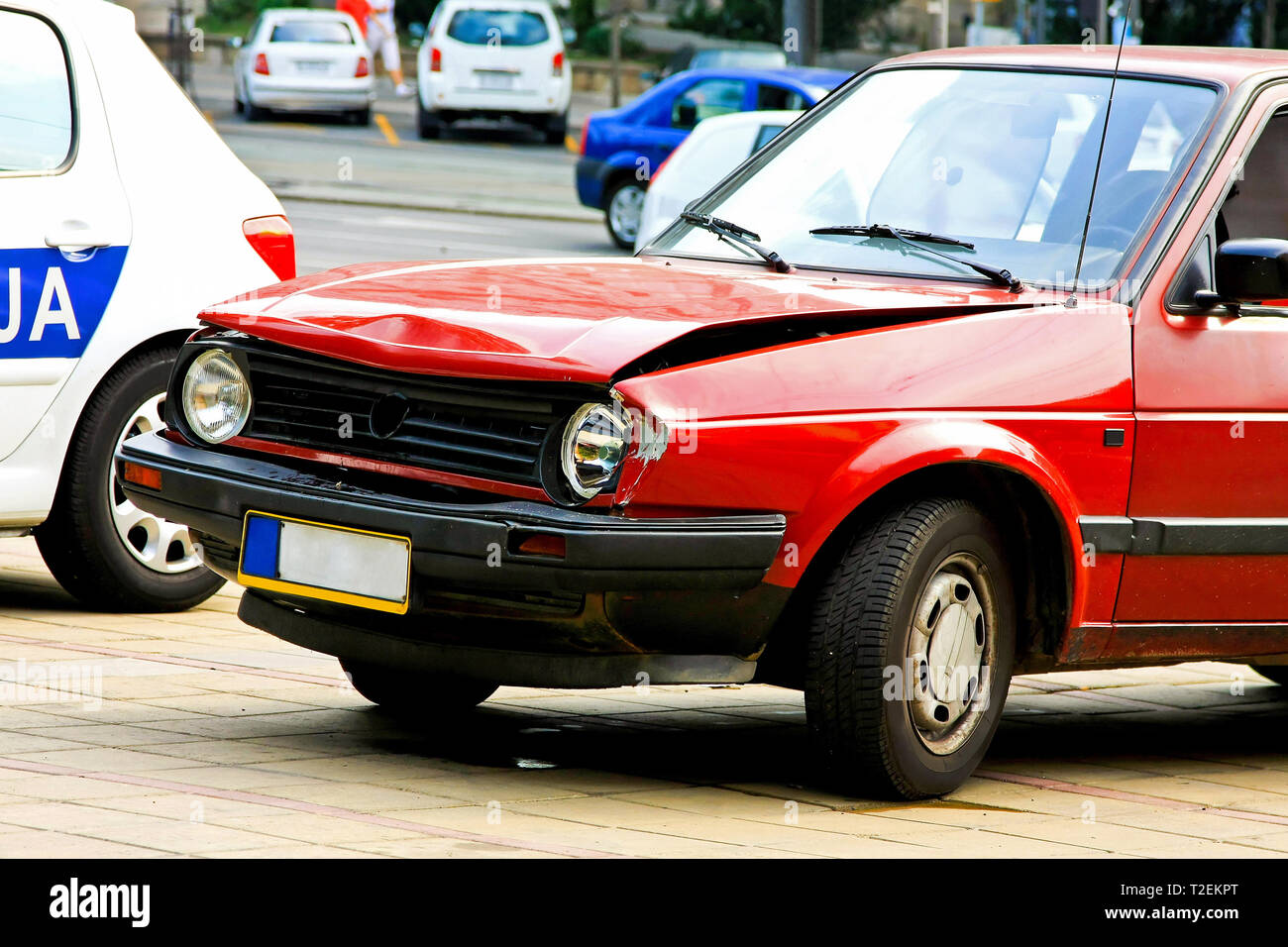 Smashed hood hi-res stock photography and images - Alamy