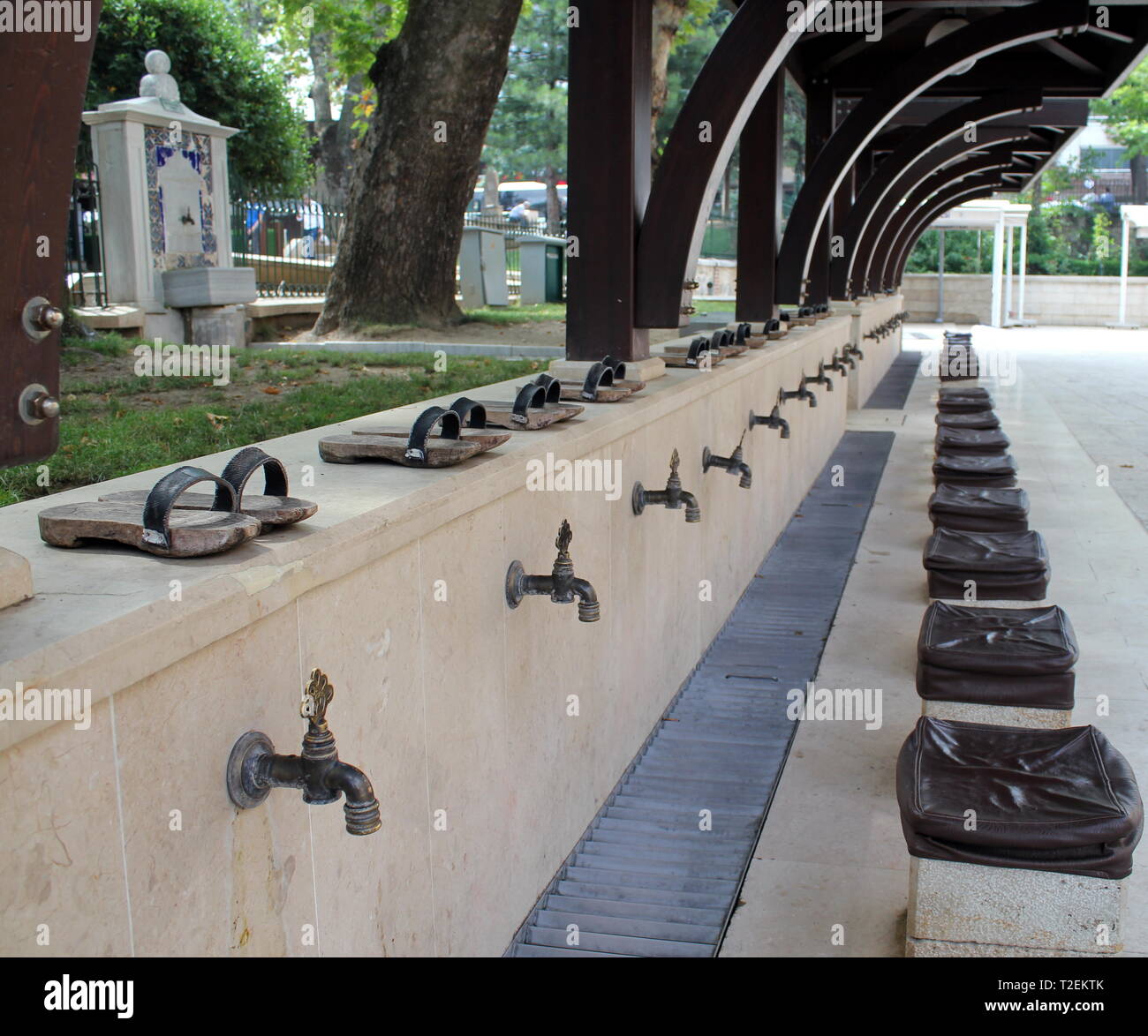 Water ablution hi-res stock photography and images - Alamy