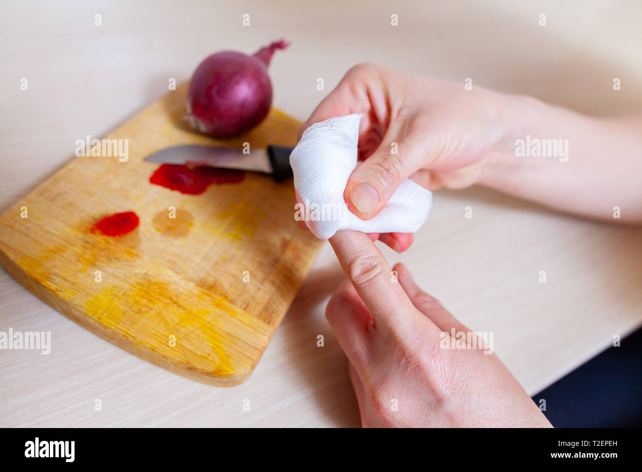 Finger cut kitchen bandage hi-res stock photography and images - Alamy
