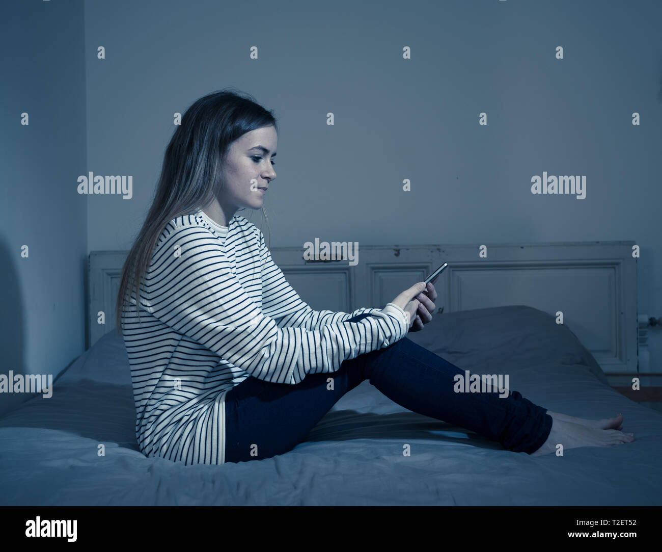 Cell phone addiction hi-res stock photography and images - Alamy
