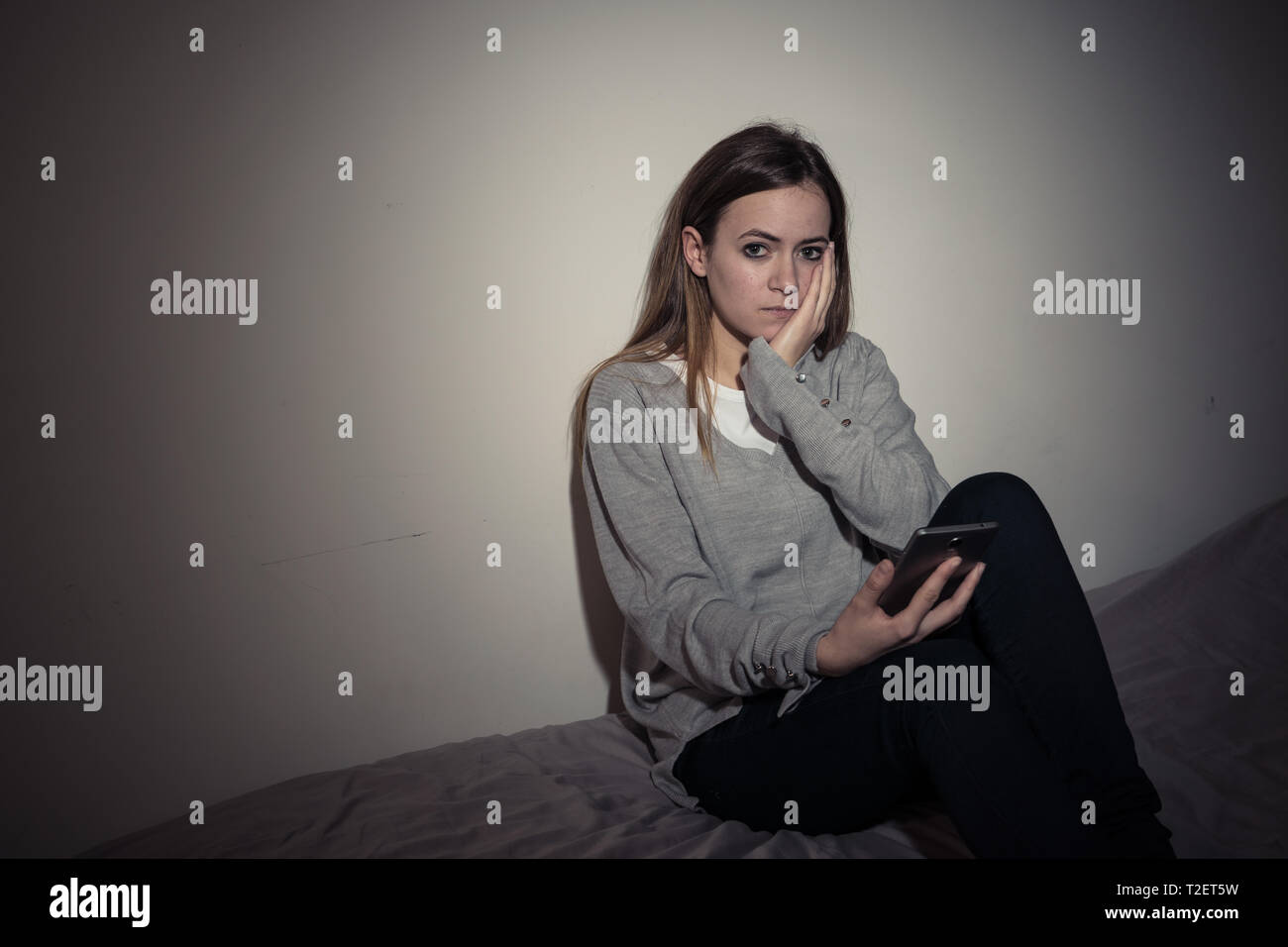 Cell phone addiction hi-res stock photography and images - Alamy