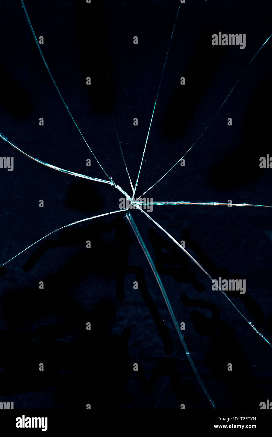 Cracks glass hi-res stock photography and images - Alamy