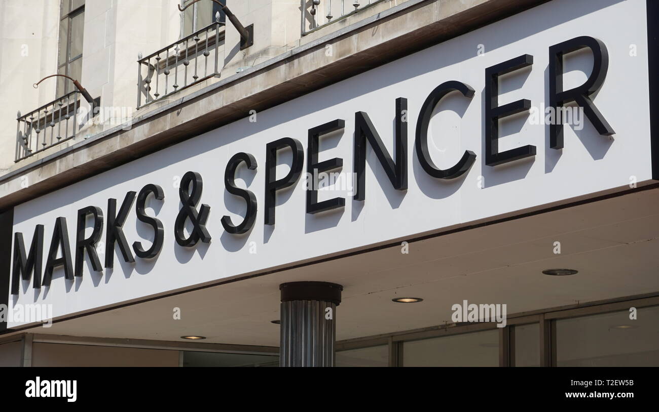 Marks and spencer signage hi-res stock photography and images - Alamy