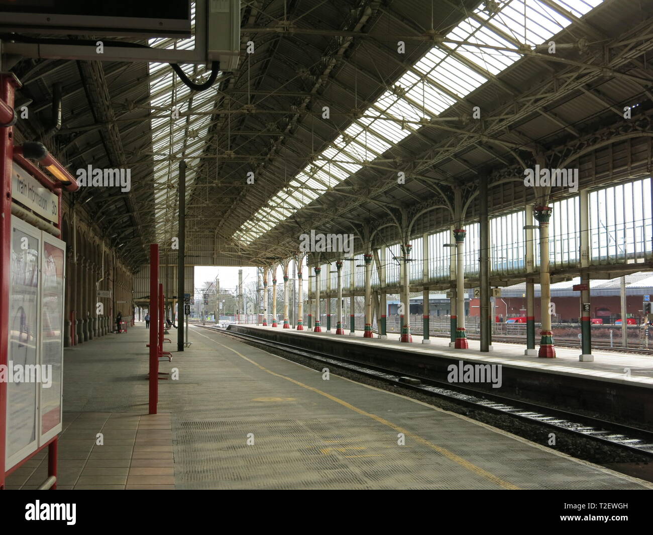 Railway Platforms Stock Photos & Railway Platforms Stock Images - Alamy