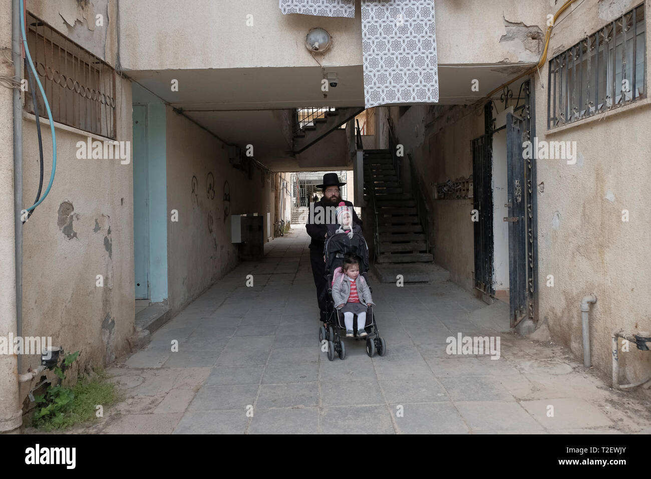 Orthodox and secular jewish people hi-res stock photography and images ...